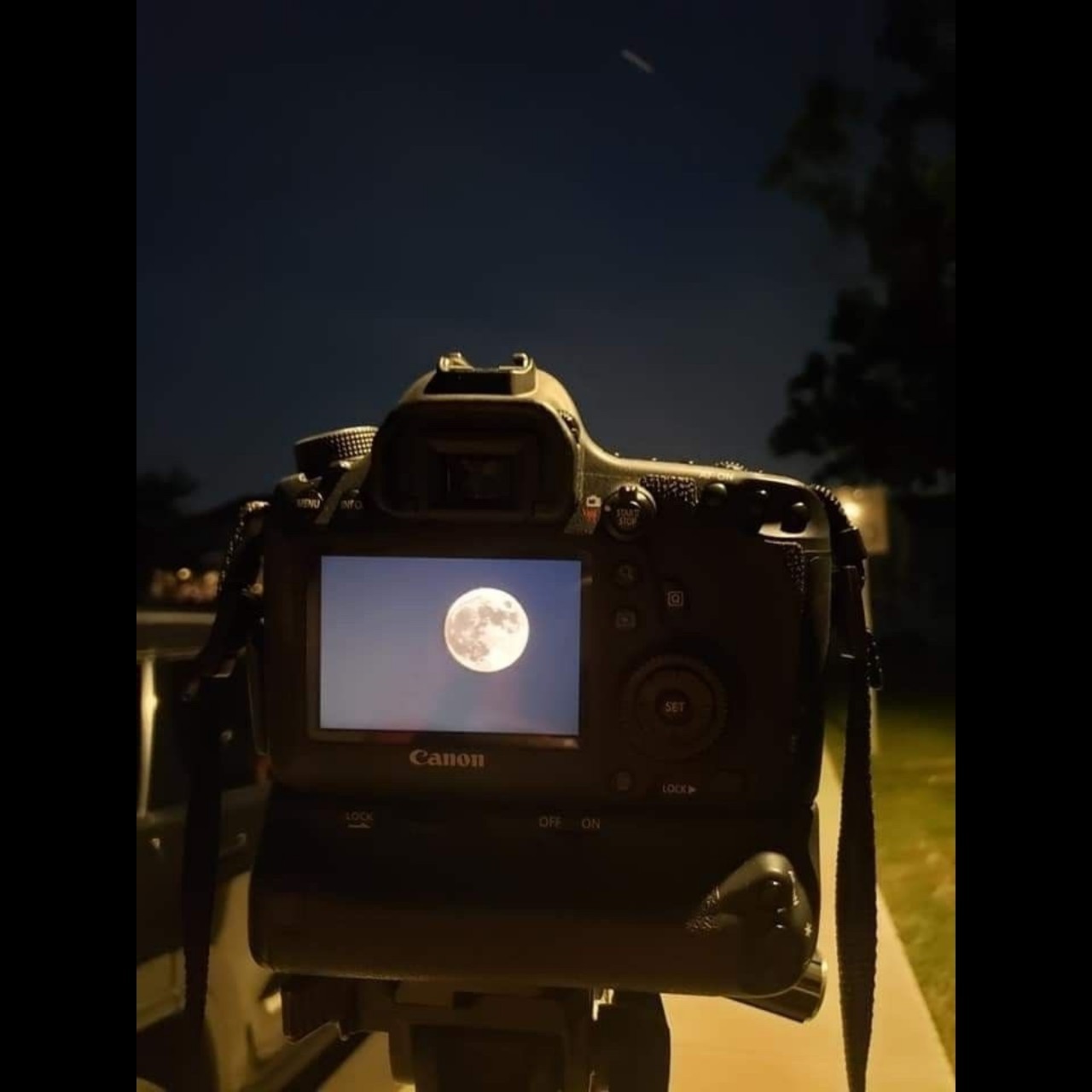 스푼 캐스트 | DJ 𝙂𝙚𝙣𝙞𝙚_☽︎˚님의 불금에는 야근이지_☽︎˚